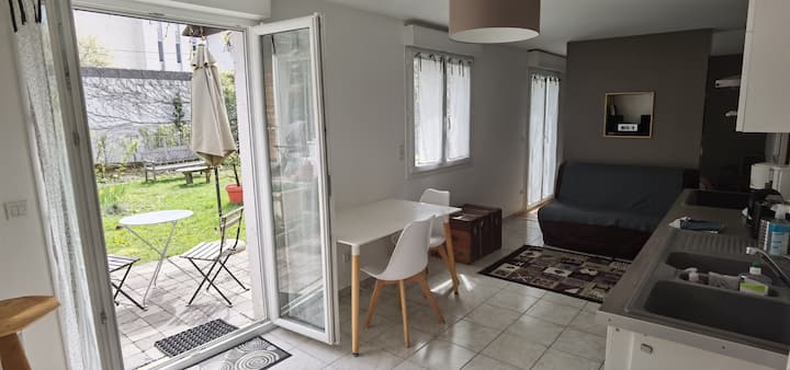 Studio Centre Ville, Parking Gratuit, Accès Jardin - Annecy