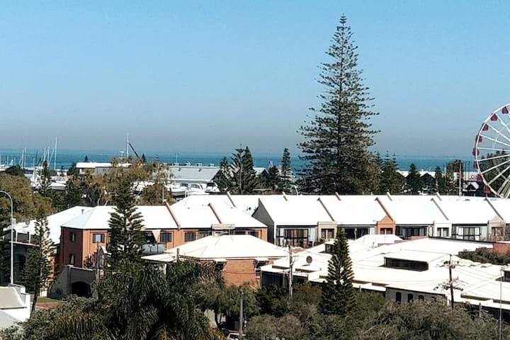 Fremantle Dolphin Retreat Apartment - Fremantle