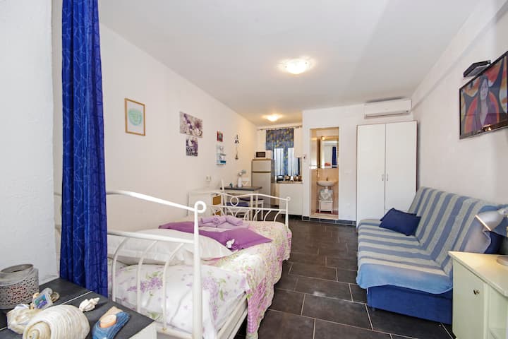 Studio With Terrace At Villa Igrane - Igrane