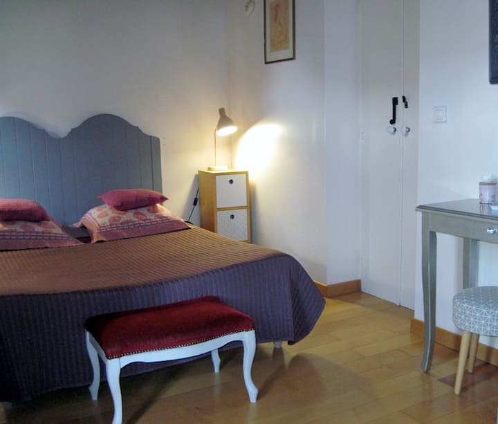 La Coline De Dijon, Chambre Portes Secrètes - Dijon