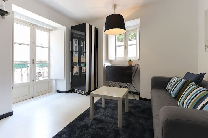 Tailor Made Flat In Central Bairro Alto - Lisboa