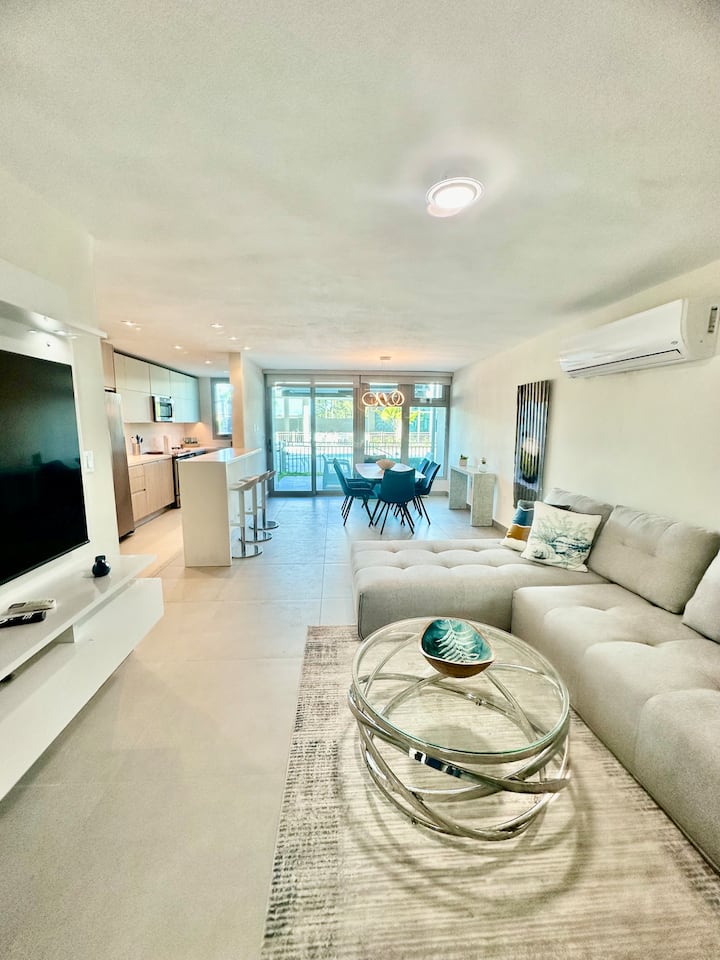 Luxurious 3/2 Condo With Private Garden Near Beach - San Juan