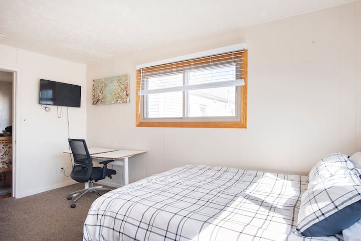 Room (Attached 0.5 Bath) Near Airport Westland Mi - Westland, MI