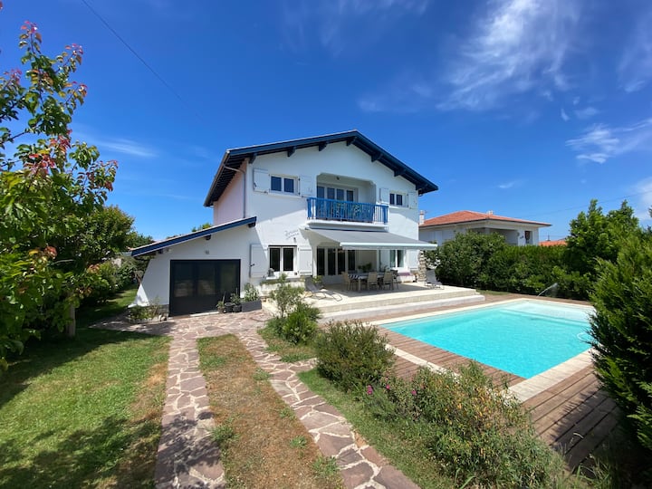 Villa Basque Piscine & Jardin
Plage &Centre à Pied - Biarritz