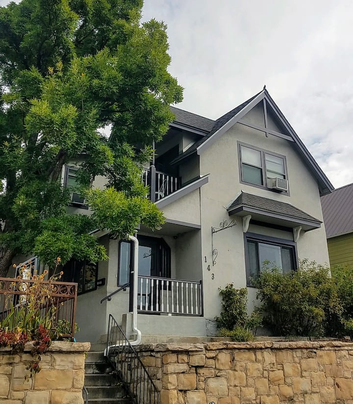 Main Street Retreat Downtown (Entire House) - Durango, CO