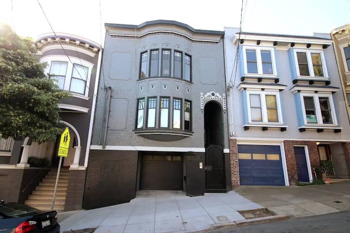 Castro Escape - San Francisco, CA