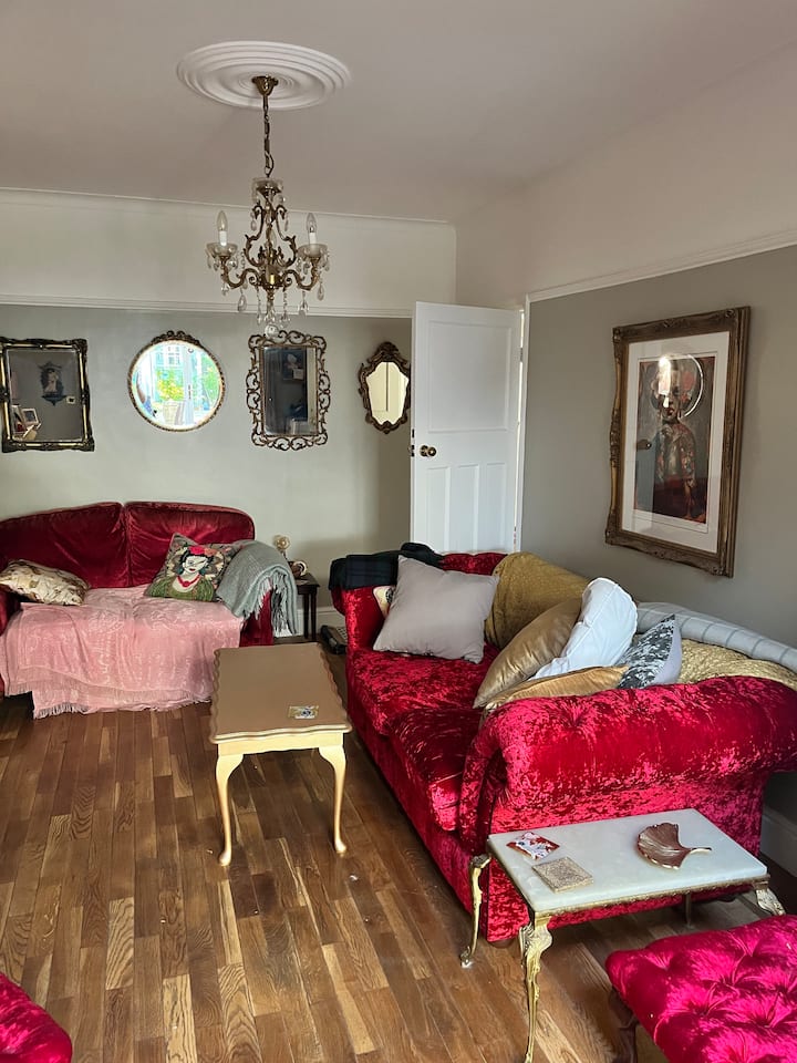 Quirky Vintage Styled House - Congleton