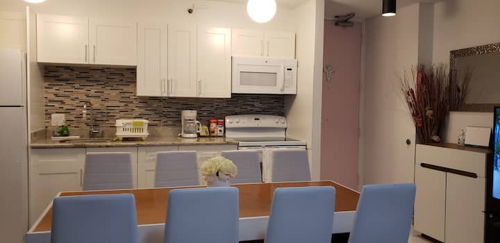 Waikiki Banyan Renovated 3(q)beds W/parking, Wi-fi - Kailua, HI