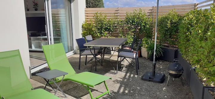 Appartement à 50 Mètres De La Plage,  Plein Pied - Plomodiern