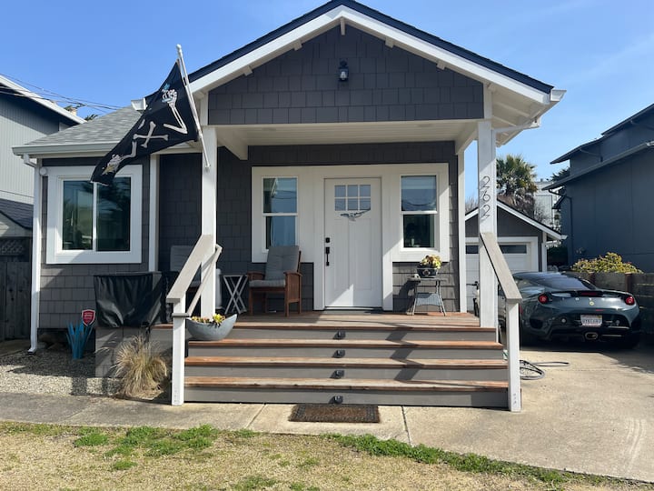 C1916 Gray Whale Beach Cottage - Half Moon Bay, CA