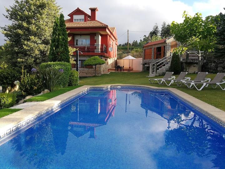 Chalet Con Piscina En Nigran: “Villa Pazos” - Portugal