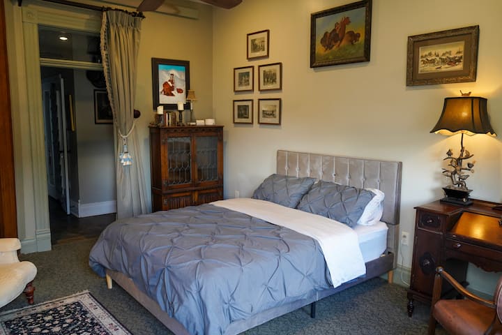 Historic Lodge, Full Kitchen, Stunning Views - Silverton, CO