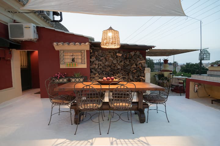 Zoe's Yard. Family Summer House At Mon Repos - Corfou