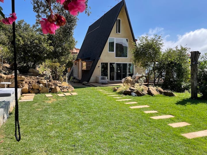 Oceanview Malibu 
Amazing Aframe
6 Beds 4 Bedrooms - Malibu