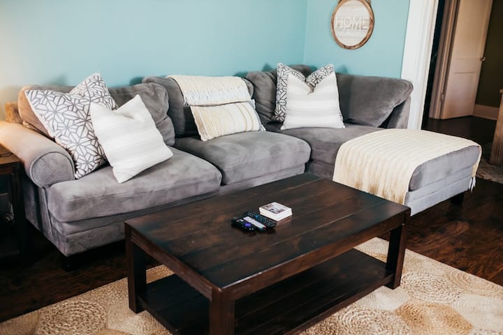 *Charming Downtown Denton Home 4 Bedroom/2 Bath - University of North Texas, Denton