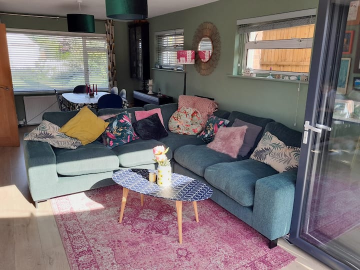 Lovely Sussex Home, With Annexe & Outdoor Spaces - 스테이닝