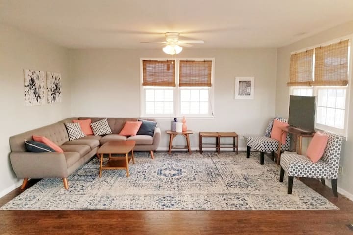 Beautifully Renovated Beach Block House! 3 Br/1 Ba - Brigantine, NJ