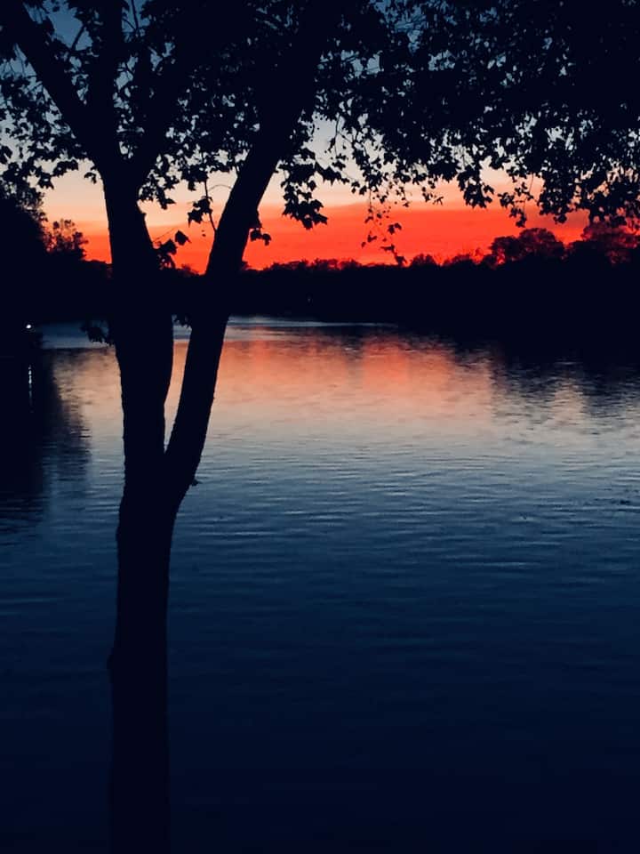 Brodie's Bungalow On Lake Dunlap - New Braunfels, TX