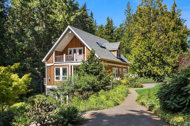 The Fairy Dell Cottage - Bainbridge Island