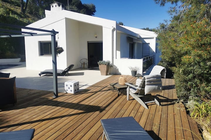 Magnifique Villa Dominante Avec Piscine - Saint-Laurent-du-Var