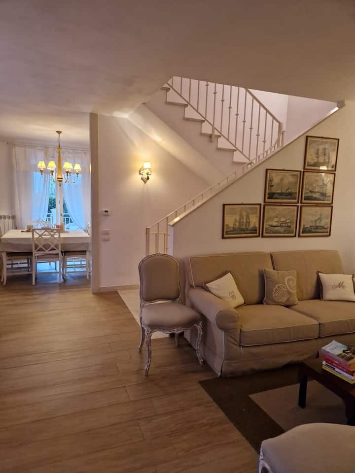 Villa Bifamiliare Lido Di Camaiore - Viareggio