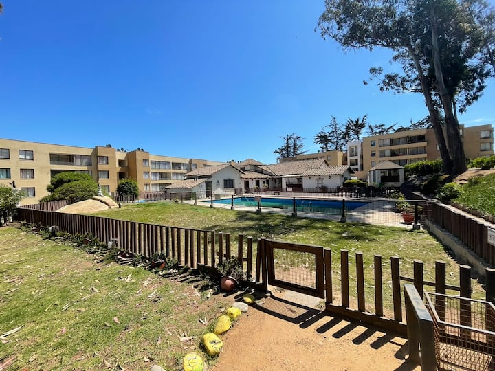 Depto. Con Piscina Y Quincho. 1° Piso Con Patio - El Quisco