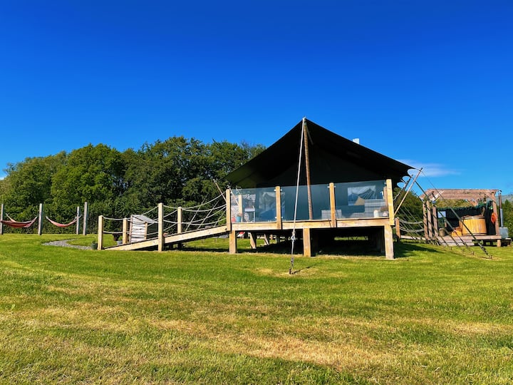 Luxury Glamping - Views From Hot Tub-tabitha Lodge - Stirling