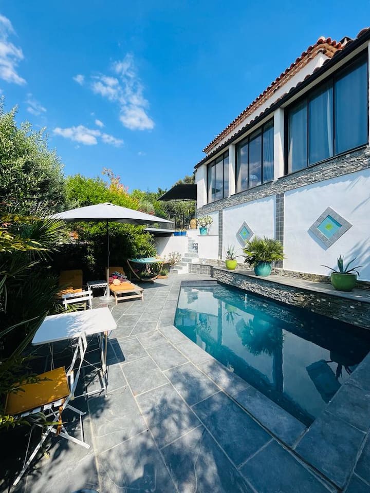 Comme Une Petite Maison...avec Piscine! - Calanques de Marseille