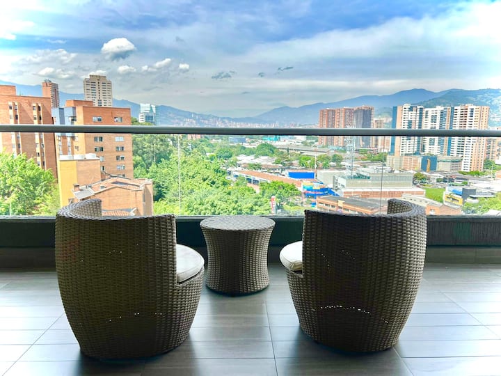 The Best! El Poblado: Ac, Fast Wi-fi, City View! - 麥德林