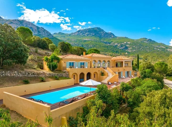 Calvi, Villa Exceptionnelle, 5 Chambres, Mer 3 Min - Calvi