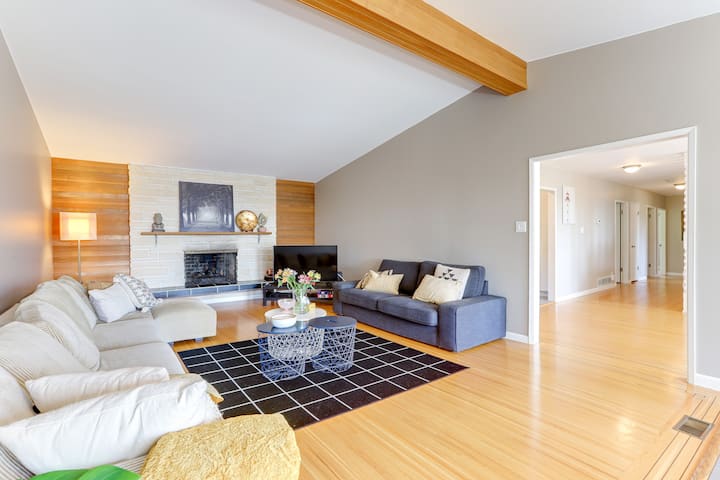 An Immaculate Family House In West Vancouver - West Vancouver