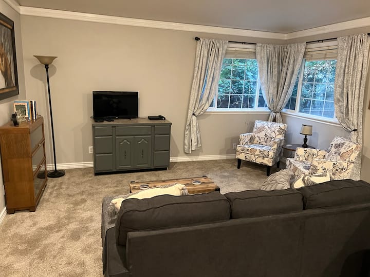Quaint 2 Bedroom Guesthouse - Walla Walla, WA