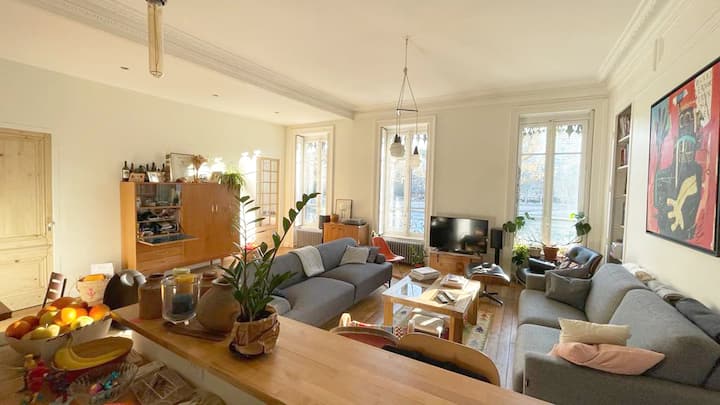 Centre 120 M2, Vue Saône Avec Garage 2 Véhicules - Lione