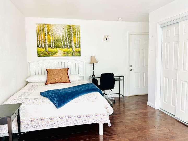 Mini Suite Studio - Redwood City, CA