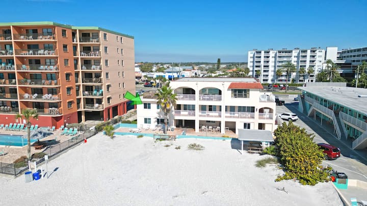 Full Views, 2/1: Gulf Front, + Self Chkins - Redington Beach, FL