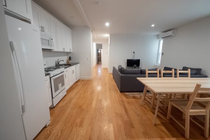 New 9 Bed 4 Full Bath 3000 Sf Spacious Apartment