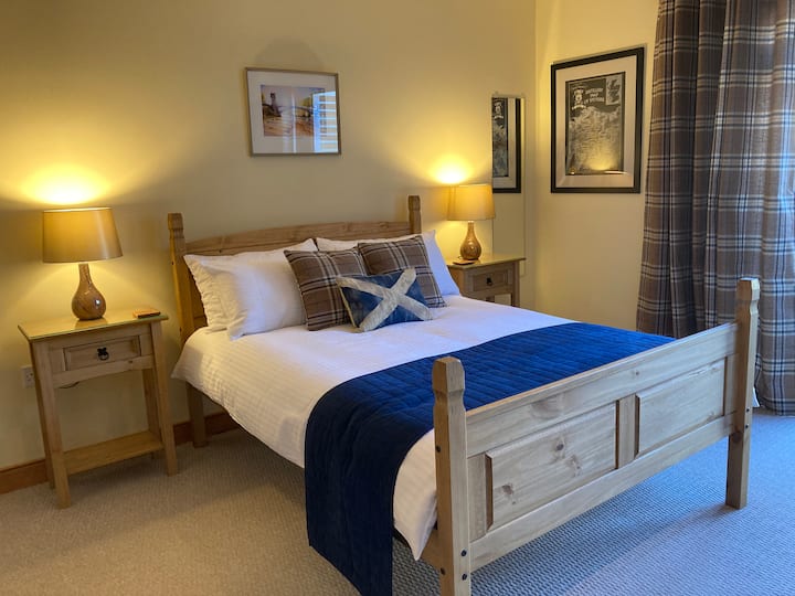 Malt Room-large En-suite/private Entrance Speyside - Aberdeenshire