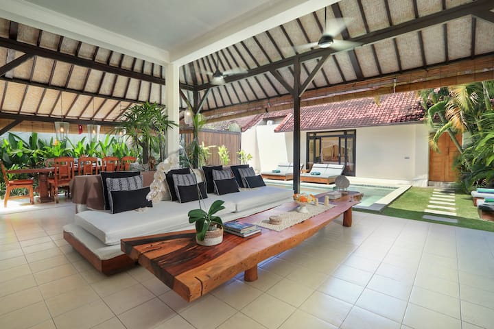 Clean 6bdr Seminyak With 2 Pools Close To Beach. - Seminyak