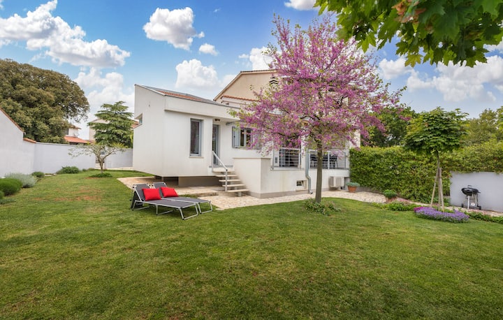 Pula, ŠTinjan, House Roko (2+2) - Pula