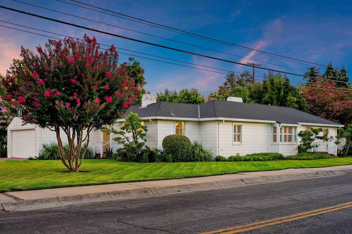Charming Lodi Farmhouse - Lodi, CA