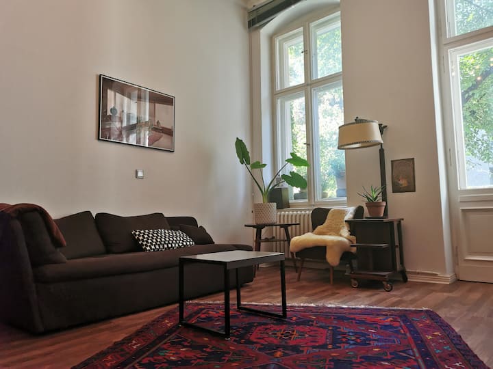 Schöne Altbauwohnung In Neukölln Mit Balkon - Berlin