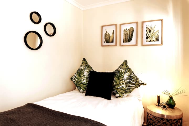 Idyllic Studio In Atlantic Seaboard - Cape Town