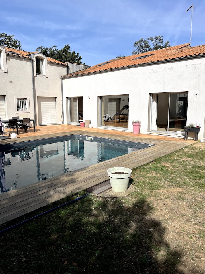 Villa Climatisée Avec Piscine La Rochelle 12 Pers - La Rochelle