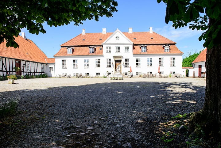 Lej Et Helt Gods - 14 Dobb Vær - Op Til 28 Pers - Denmark