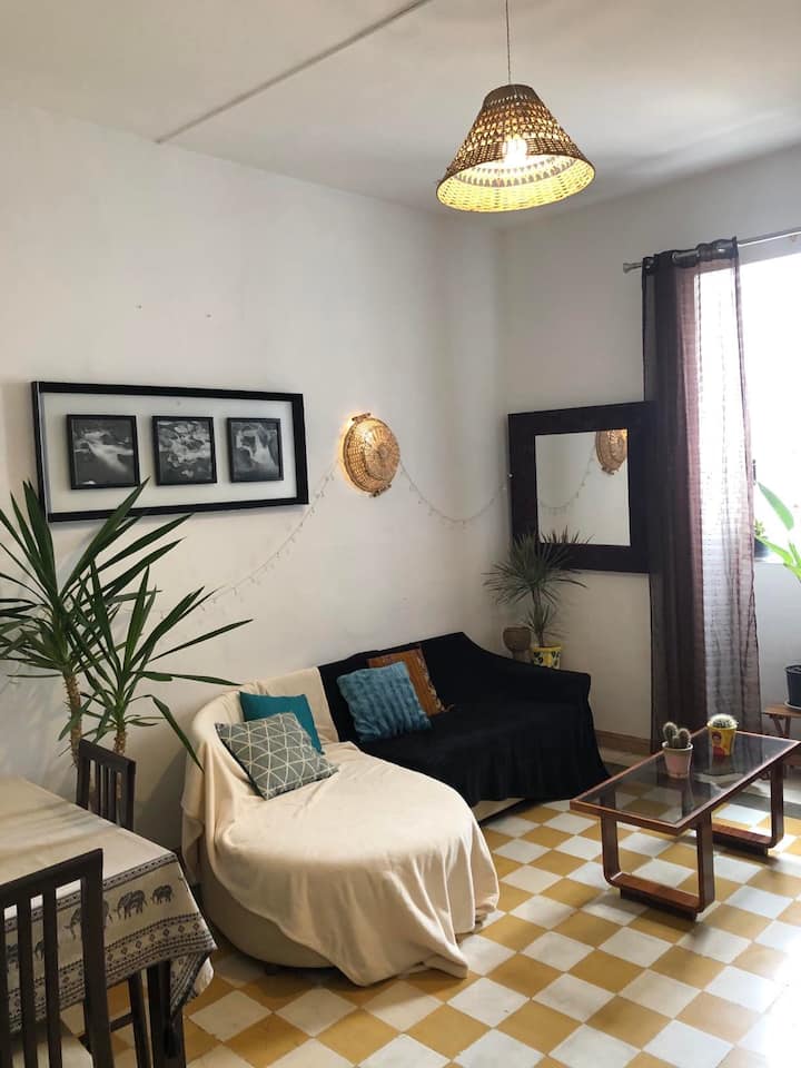 Large 2 Bedroom Flat Next To The Beach Sliema - Valletta