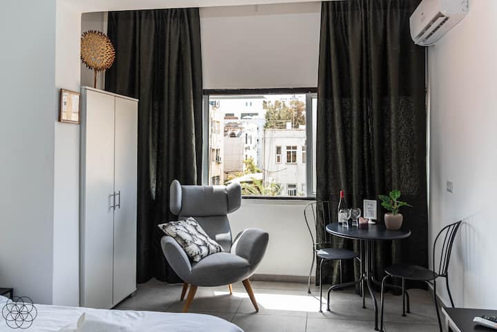 Charming Allenby Studio-  Shelter In Building - Tel Aviv-Yafo