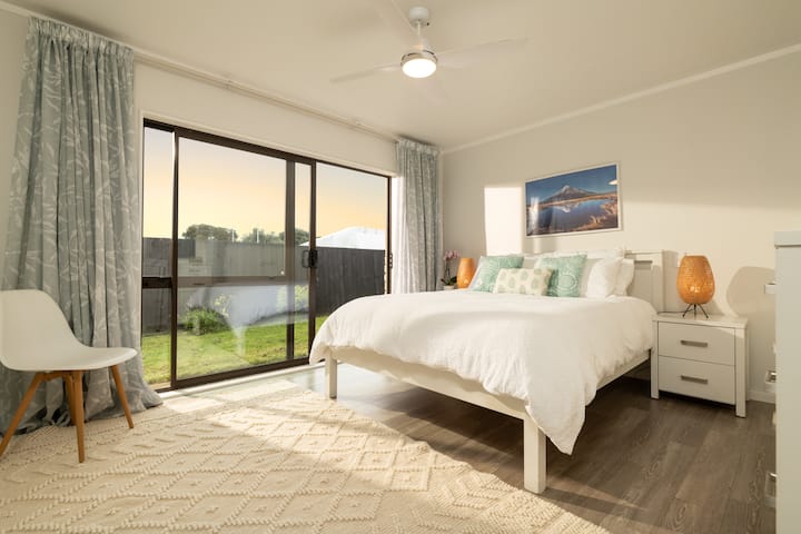 Warm, Sunny And Child Friendly - No Fees! - マウント・マウンガヌイ