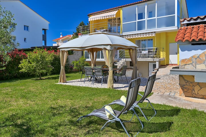 Cozy Apartment For 4-6 With Sea View - Croatia