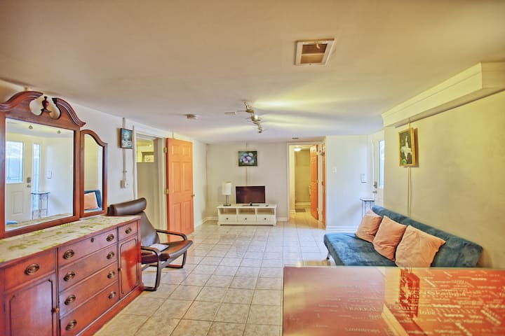 Entire Apartment In Safe And Quiet Neighborhood - Maryland