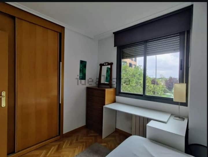 Room Near The Airport - Coslada
